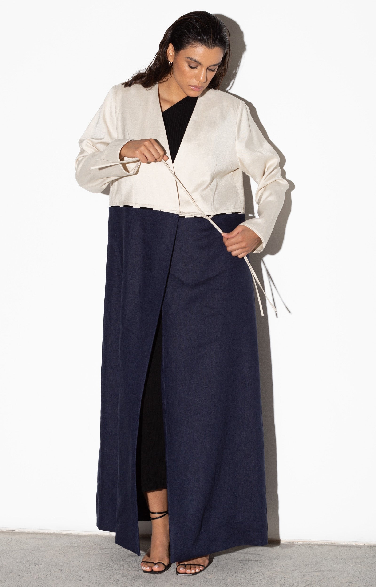 Two Tone Navy and Beige Tie Abaya – CHI-KA
