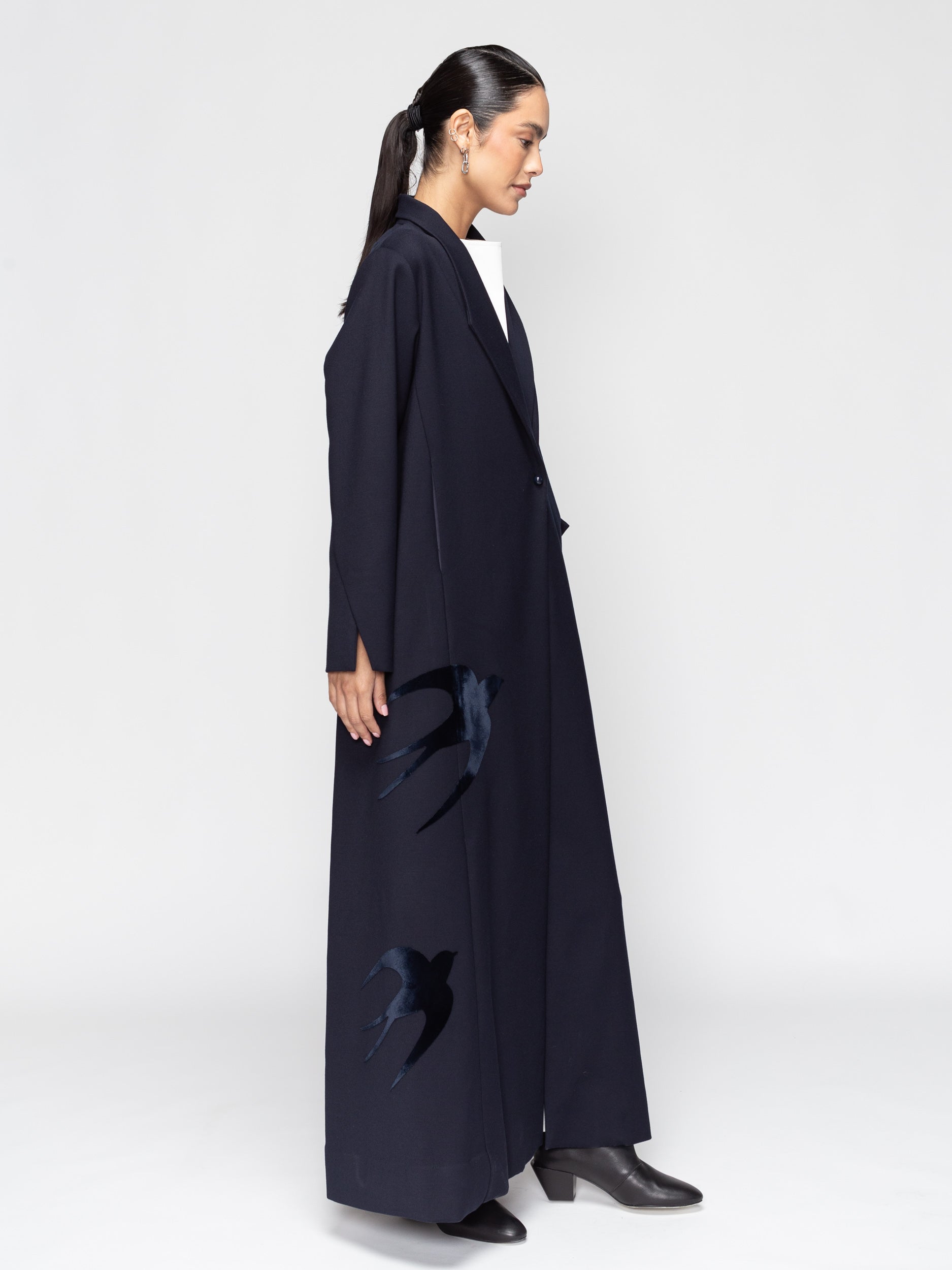 Winter Abaya in Navy with Velvet Birds in Flight – CHI-KA