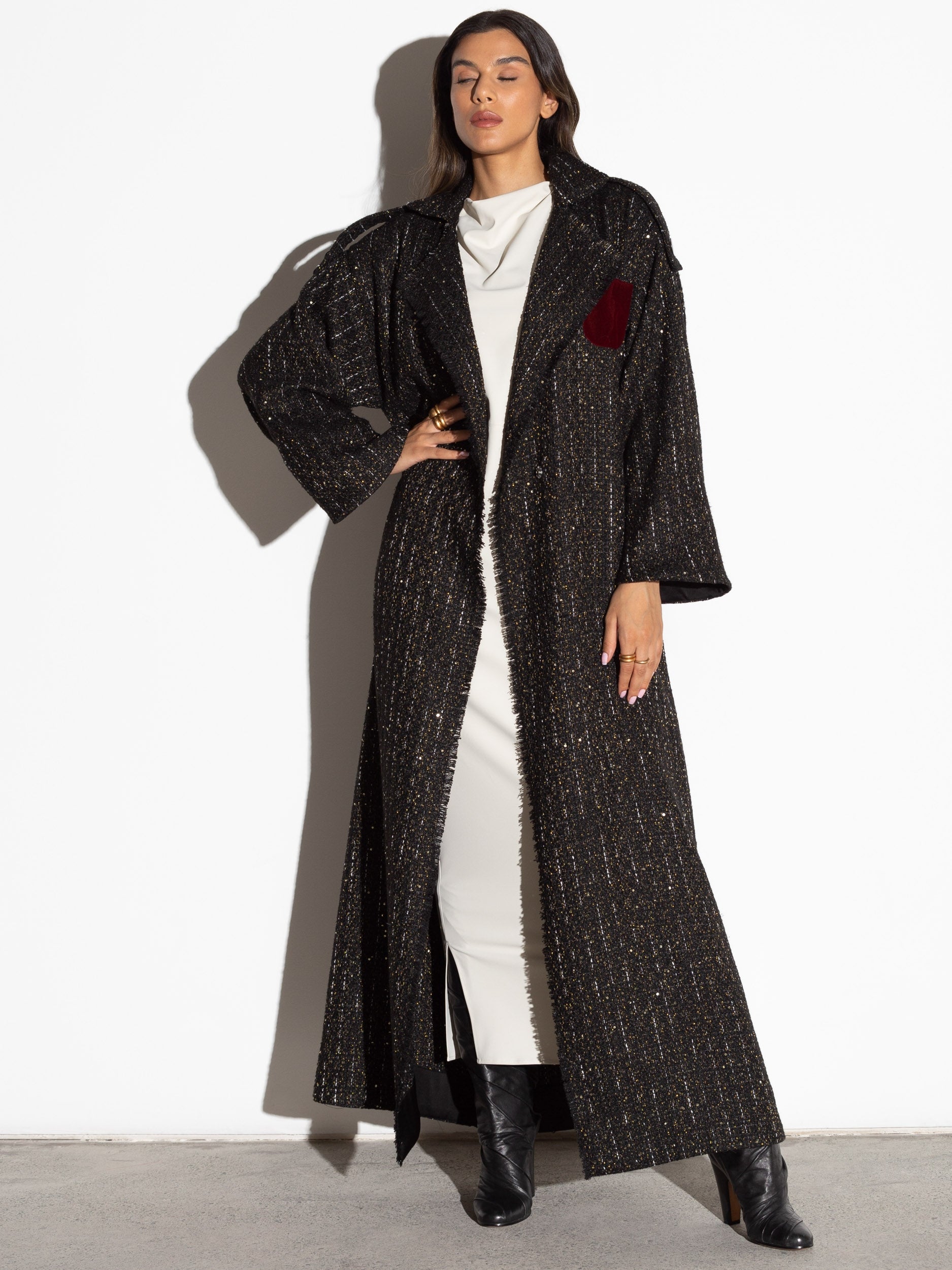 CHECKERED TWEED WITH MAROON VELVET WINTER ABAYA – CHI-KA