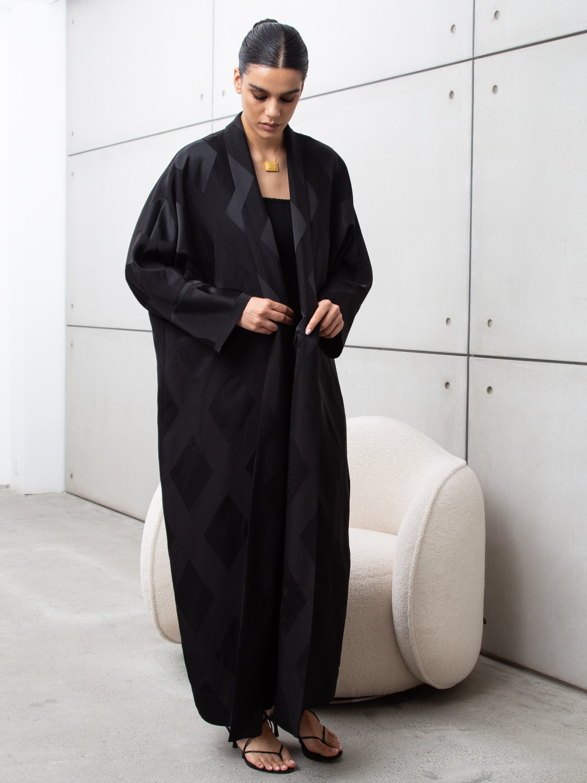 Lux Flow Abaya in Black – CHI-KA